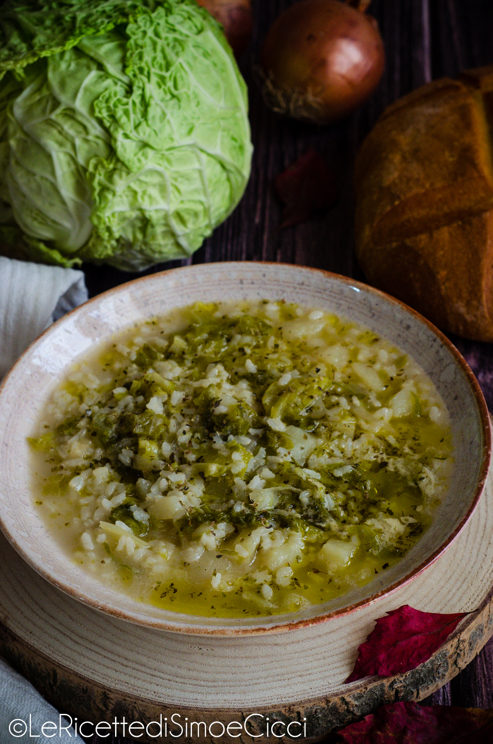 Minestra di riso e verza calda e cremosa - Le Ricette di Simo e Cicci