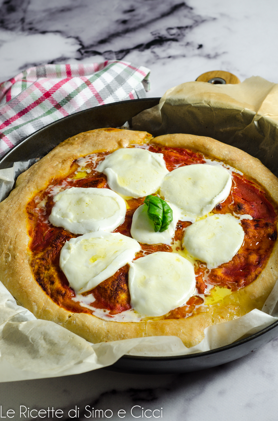 Pizza con mozzarella di bufala o margherita di bufala