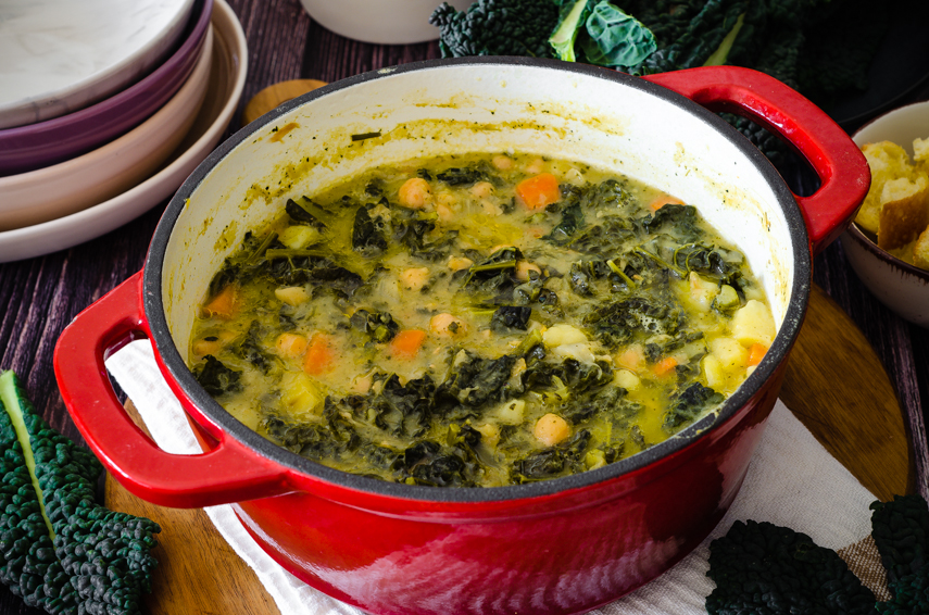Zuppa di ceci e cavolo nero, ricetta sana, nutriente e saporita!