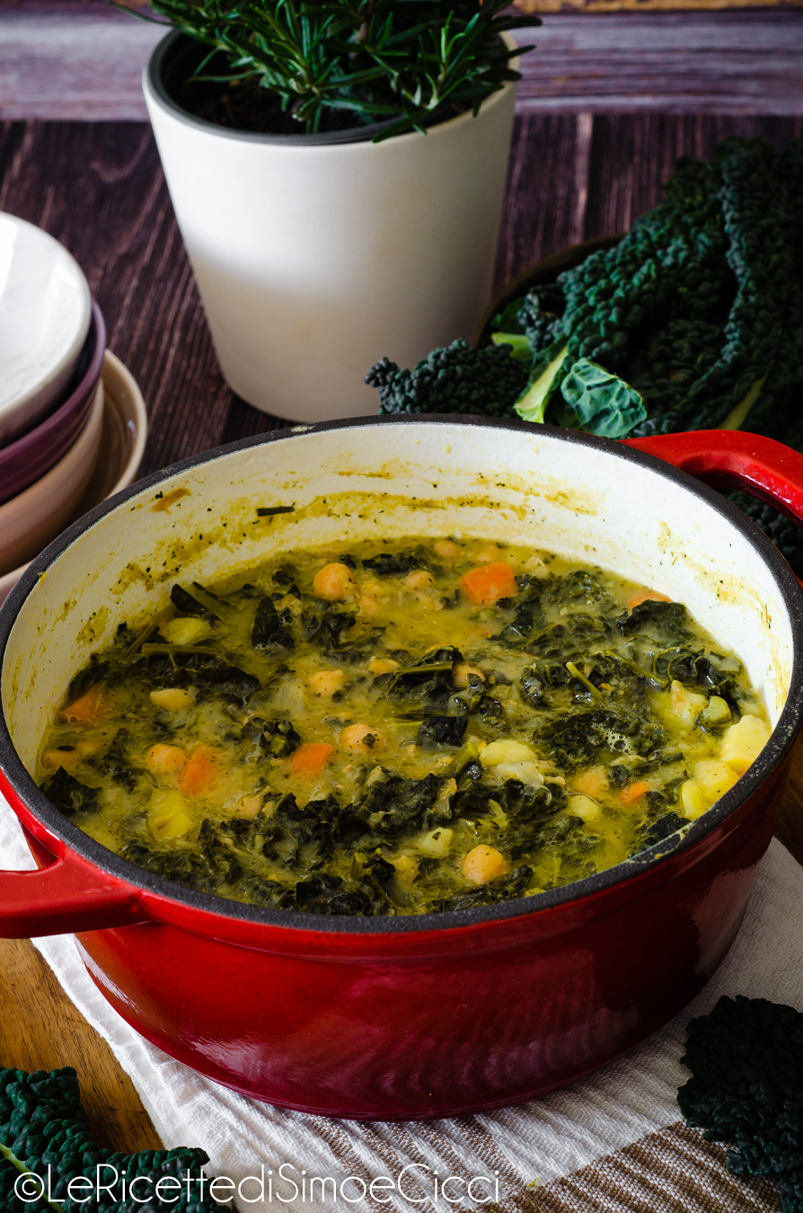 Zuppa di ceci e cavolo nero, ricetta sana, nutriente e saporita!