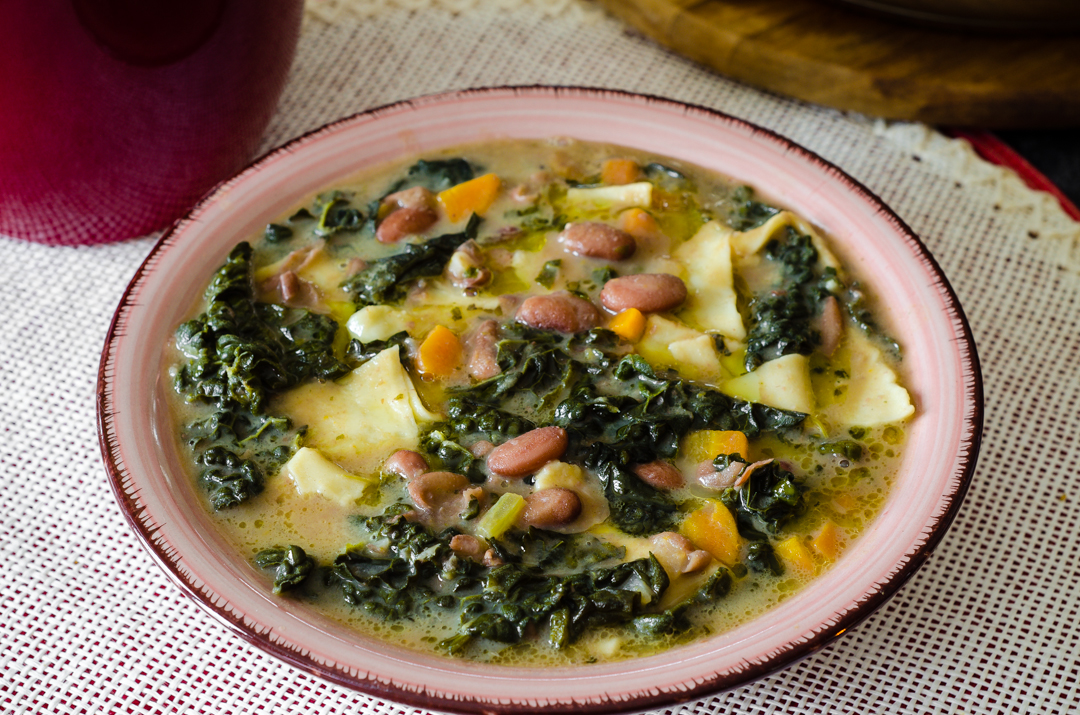 Pasta fagioli e cavolo nero (ricetta sana, facile e gustosa) - Le ...
