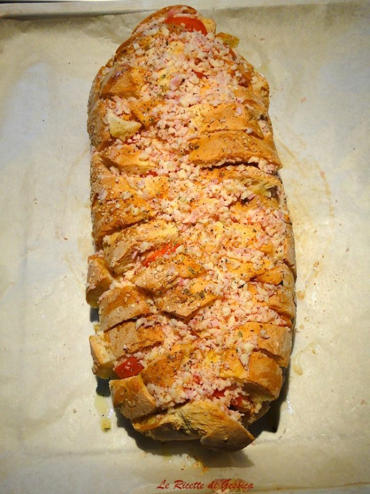 Pane condito al forno Ricetta Filone ripieno cotto al forno Anche Bimby