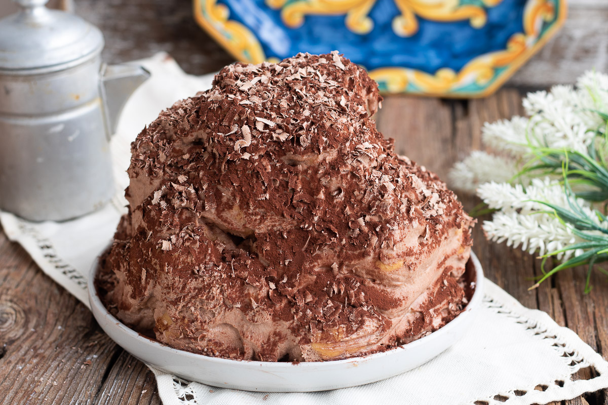 BIANCO E NERO MESSINESE dolce cremoso con panna e bignè