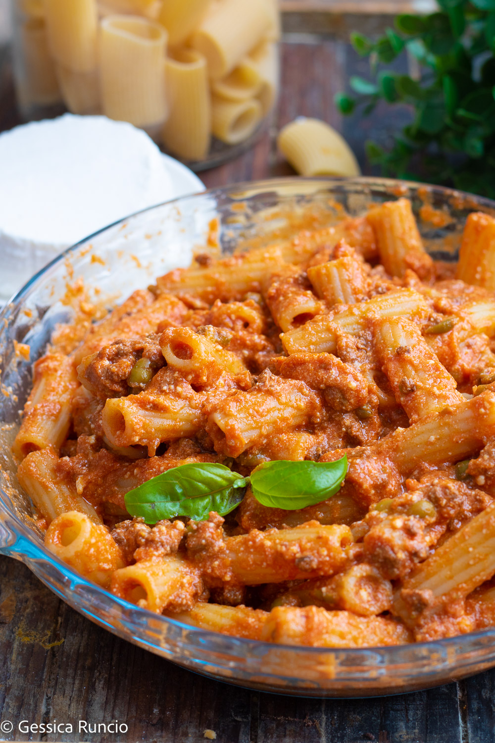PASTA CON RAGÙ E RICOTTA - ricetta e preparazione