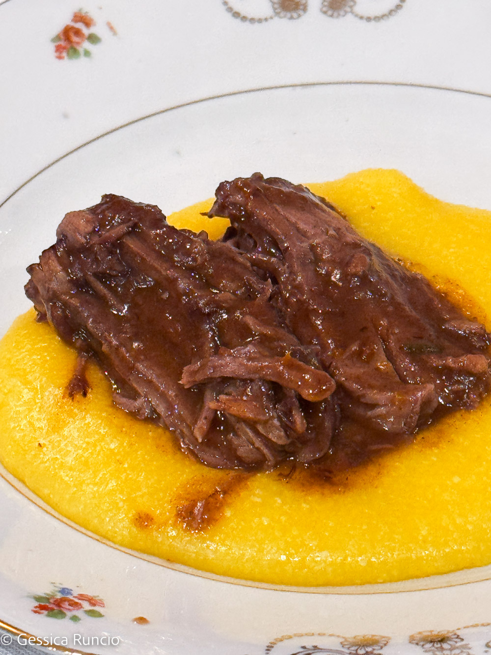 BRASATO CON POLENTA - ricetta