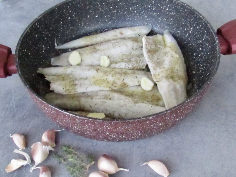 Filetti di spigola in padella