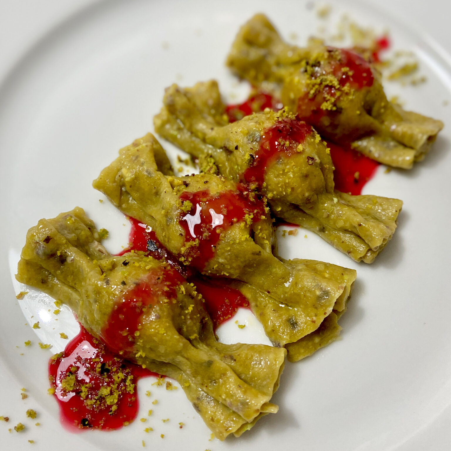 Caramelle ripiene di salmone, philadelphia e mirtilli - Paprika con Lisa