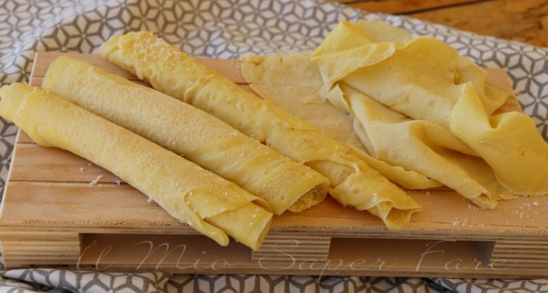 Scrippelle 'mbusse | Crespelle in brodo all'abruzzese ricetta facile