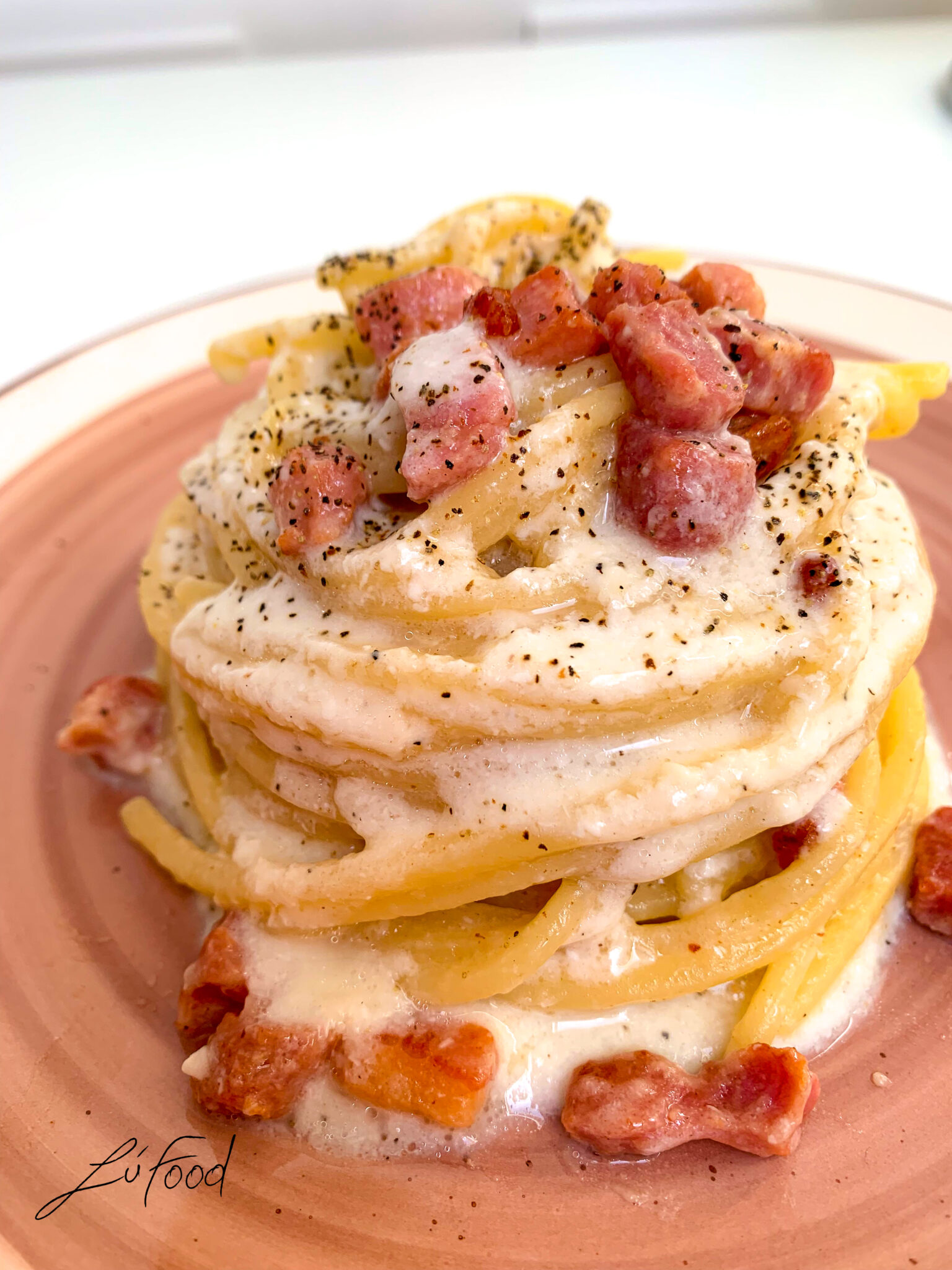 Spaghetti fonduta di parmigiano e pancetta croccante - 𝐿𝓊𝐹𝑜𝑜𝒹