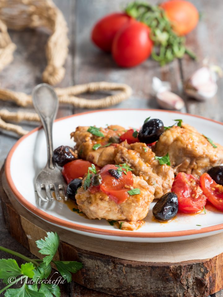 Palombo in umido con pomodorini, olive e capperi alla siciliana