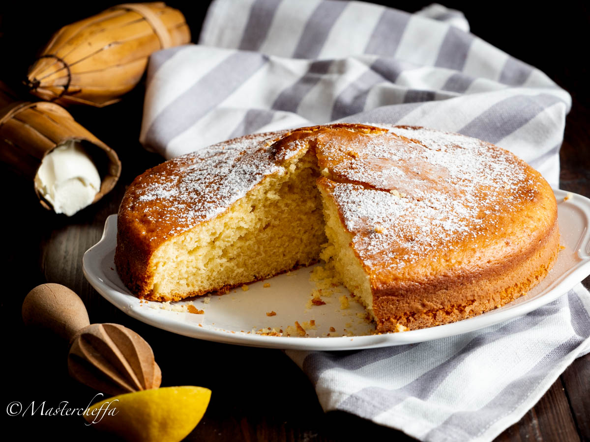 Torta di ricotta al limone soffice, ricetta dolce da colazione senza burro