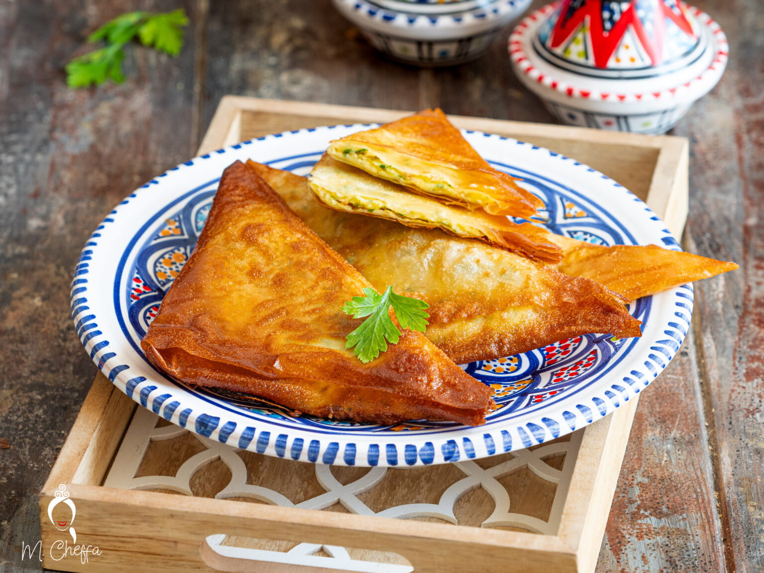 Brik tunisini con tonno e uova, ricetta street food magrebino goloso