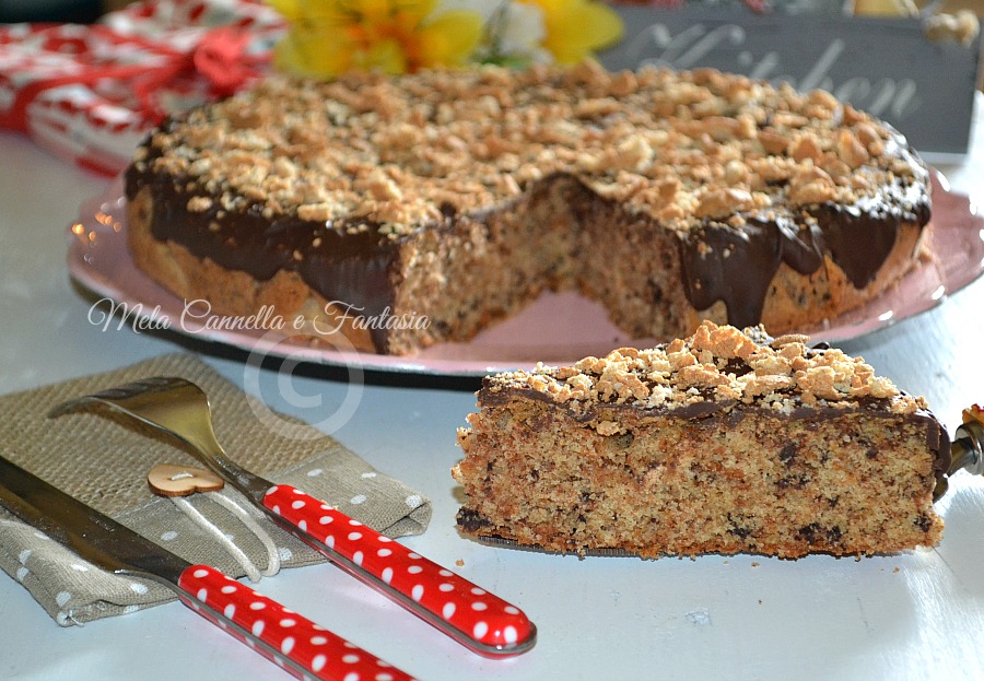 Torta amaretti e cioccolato fondente - ricetta facile e golosissima