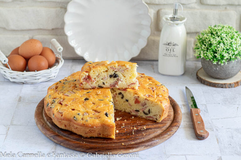 Torta salata morbidissima con salumi e formaggio