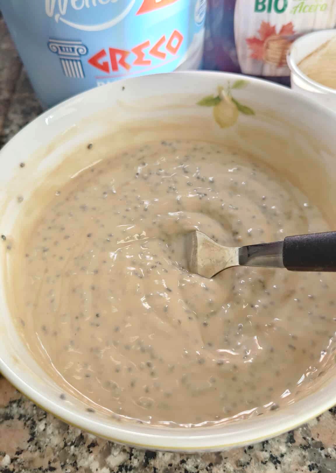 TIRAMISU' DI CHIA CON YOGURT GRECO E SCIROPPO DI ACERO - Melogranierose