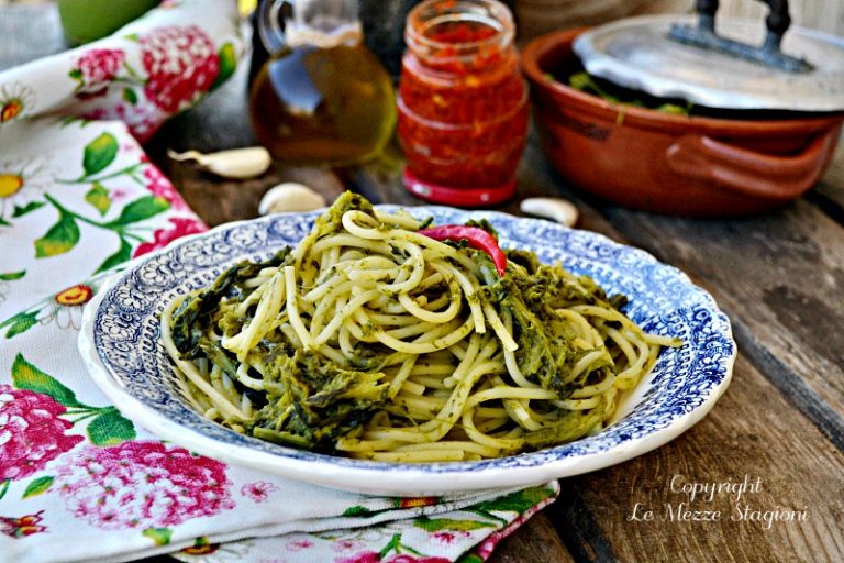Spaghetti con cime di rapa - ricetta veloce e facilissima