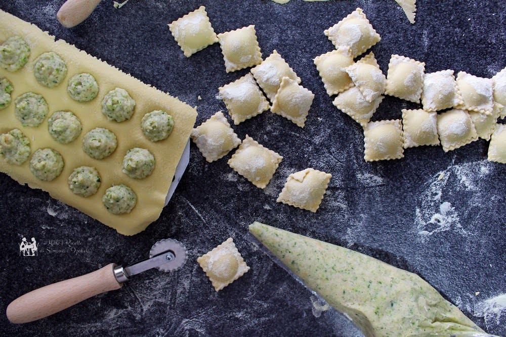 Ravioli con ripieno di zucchine e salmone - Mille 1 Ricette