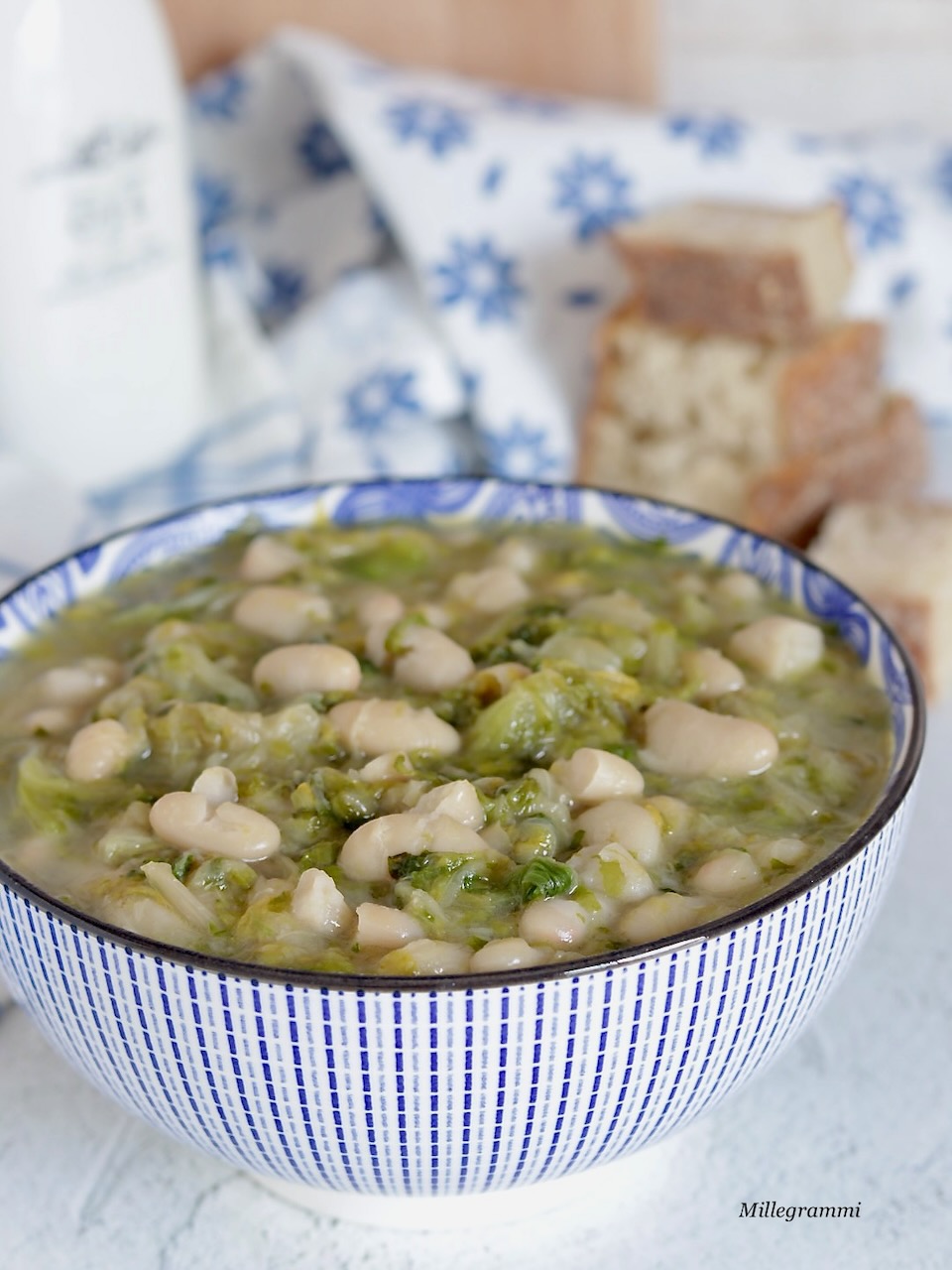 Scarole e fagioli, la ricetta napoletana della zuppa contadina ...