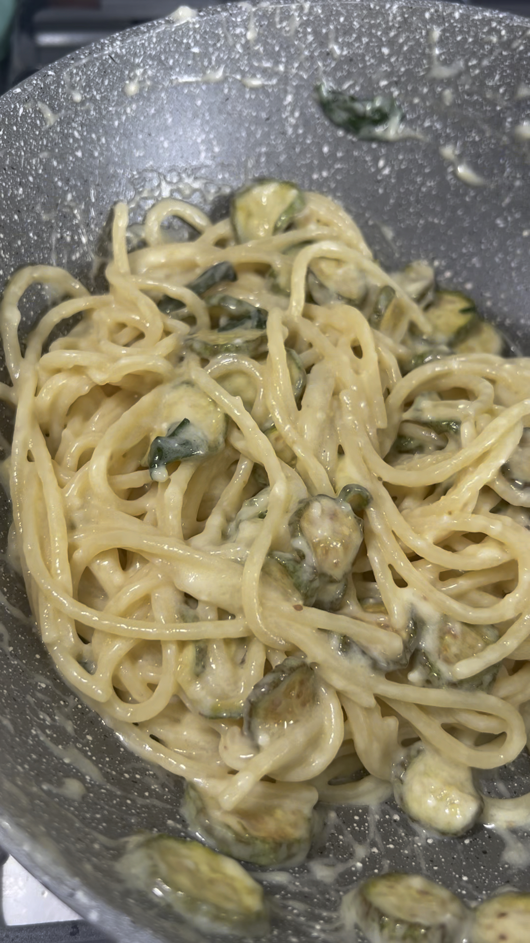 Spaghetti alla Nerano, la ricetta originale della pasta più famosa al ...