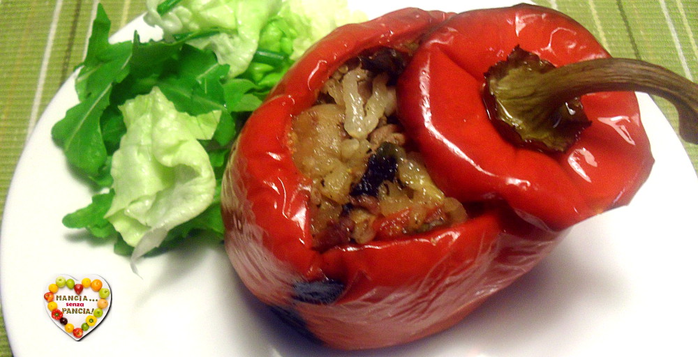 Peperoni ripieni light, farciti con riso a crudo, verdure e carne