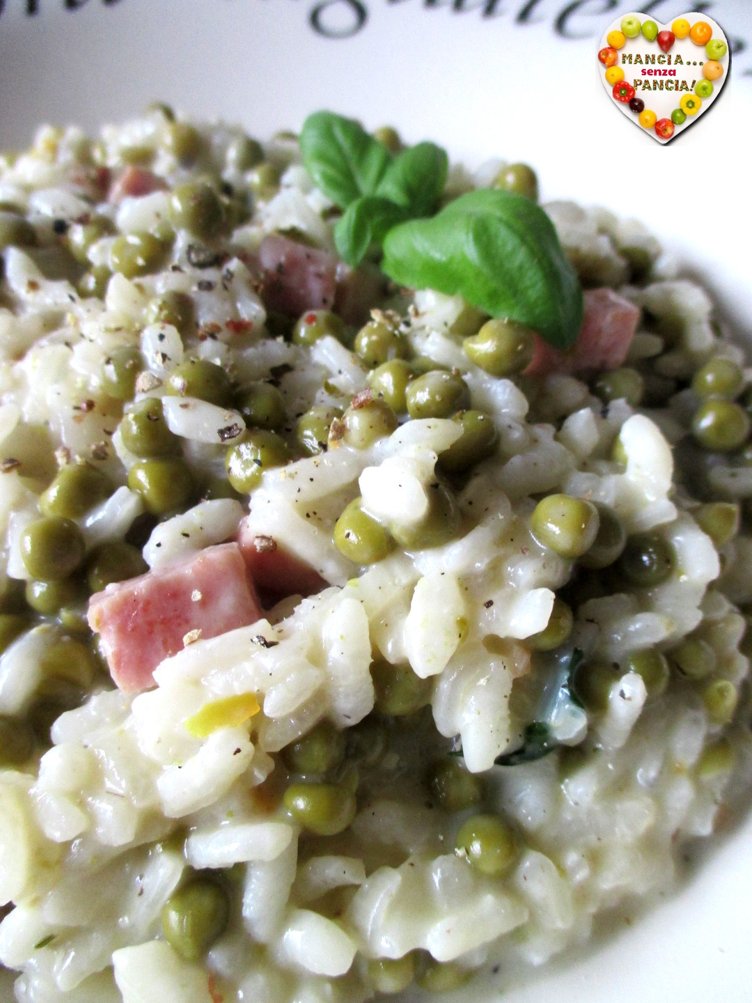 Risotto con piselli cremoso senza panna: saporito e leggero