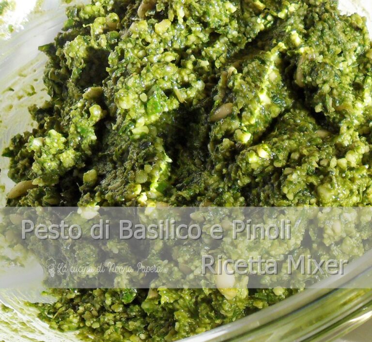 Pesto di Basilico e Pinoli preparato con il Mixer