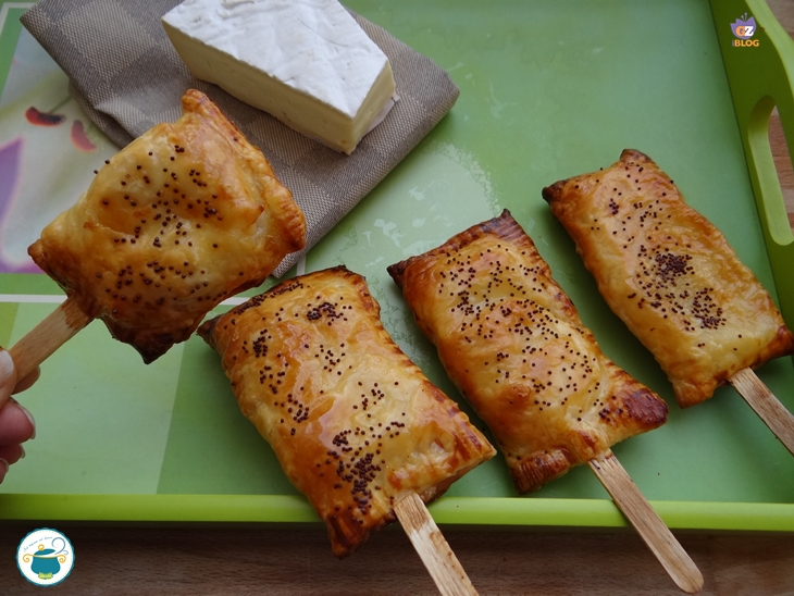 Rustici in stecco con Praga e brie / ricetta veloce | Dal tegame al vasetto