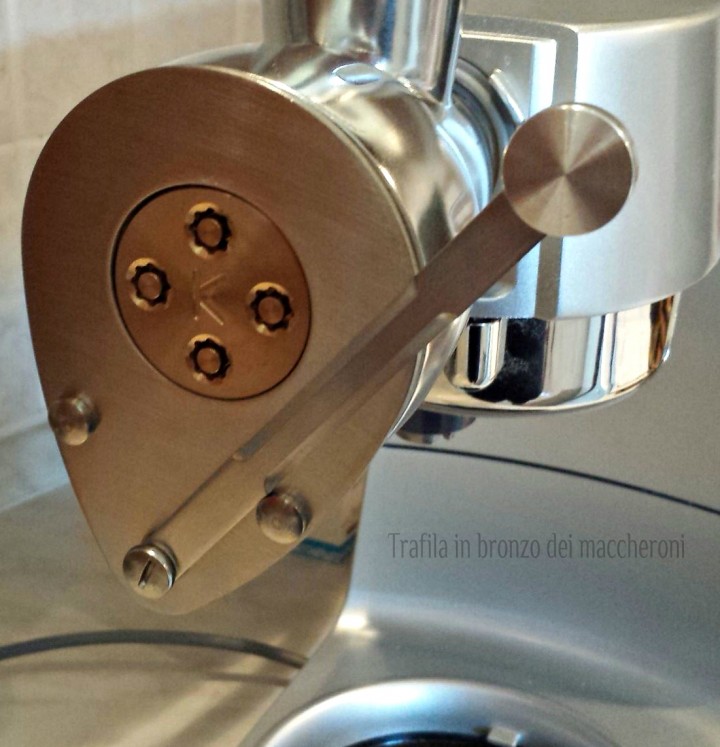 Pasta all'uovo trafilata al bronzo con torchio kenwood