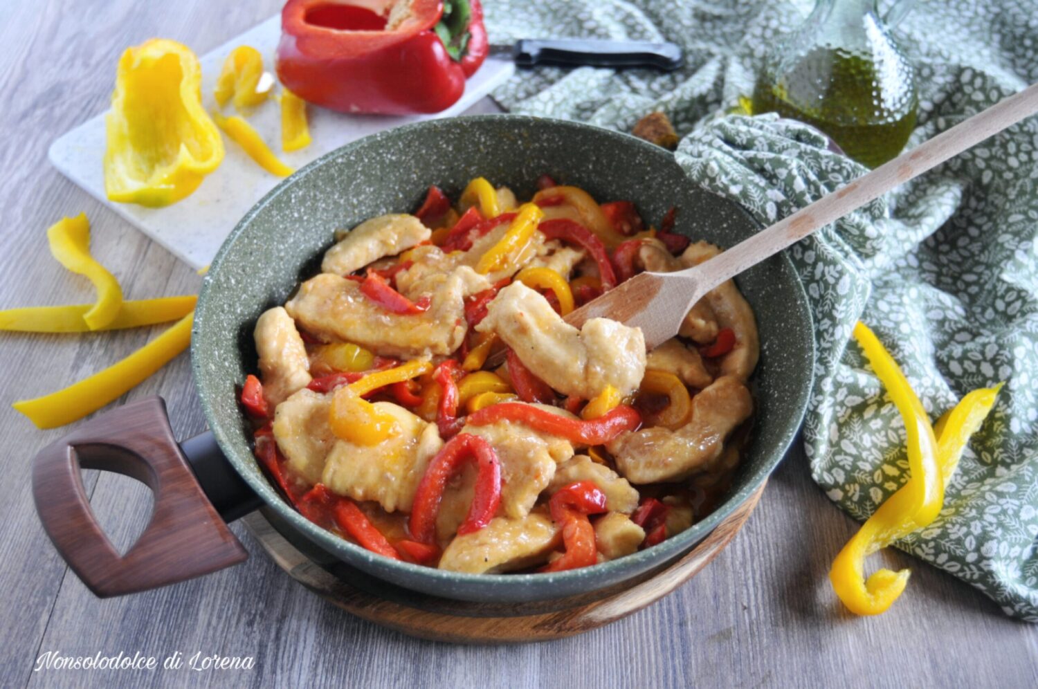 STRACCETTI di POLLO CREMOSI con PEPERONI