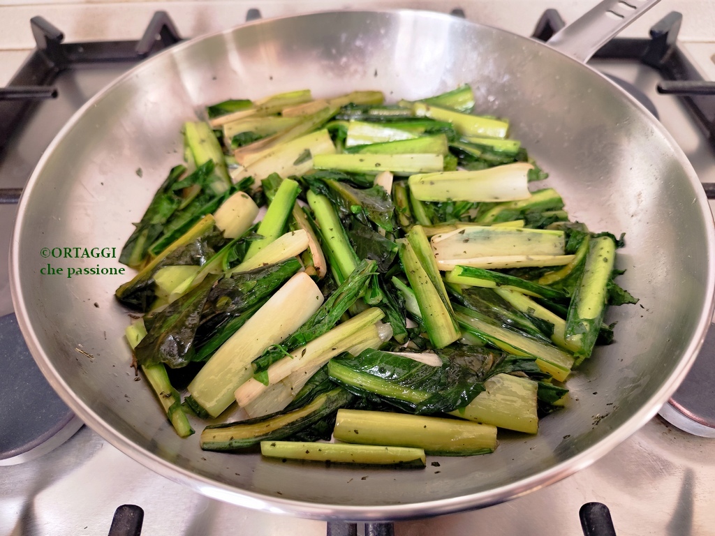 Cicoria in padella - senza bollire | ORTAGGI che passione