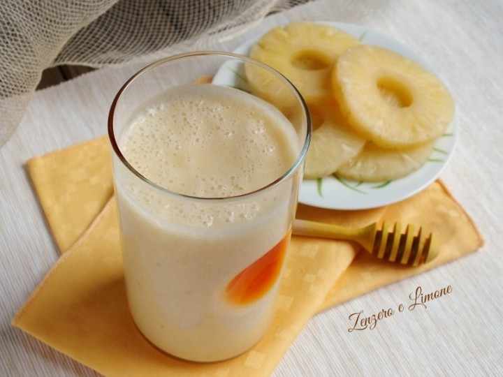 Smoothie ananas e banana | Zenzero e Limone