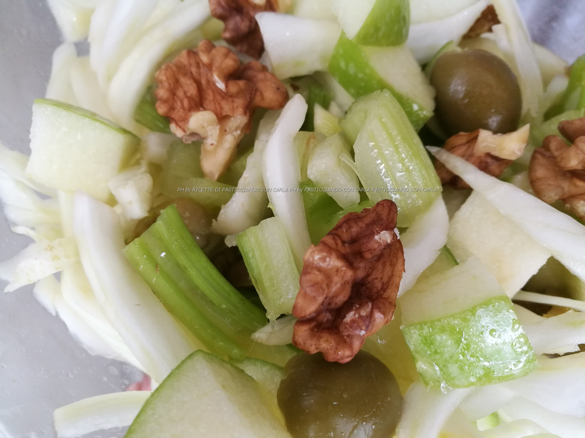 Insalata di sedano mela verde finocchi olive e noci | PASTICCIANDO CON ...