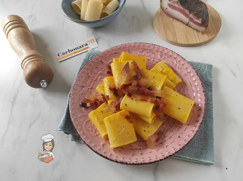 Paccheri alla carbonara ricetta classica per il primo piatto italiano