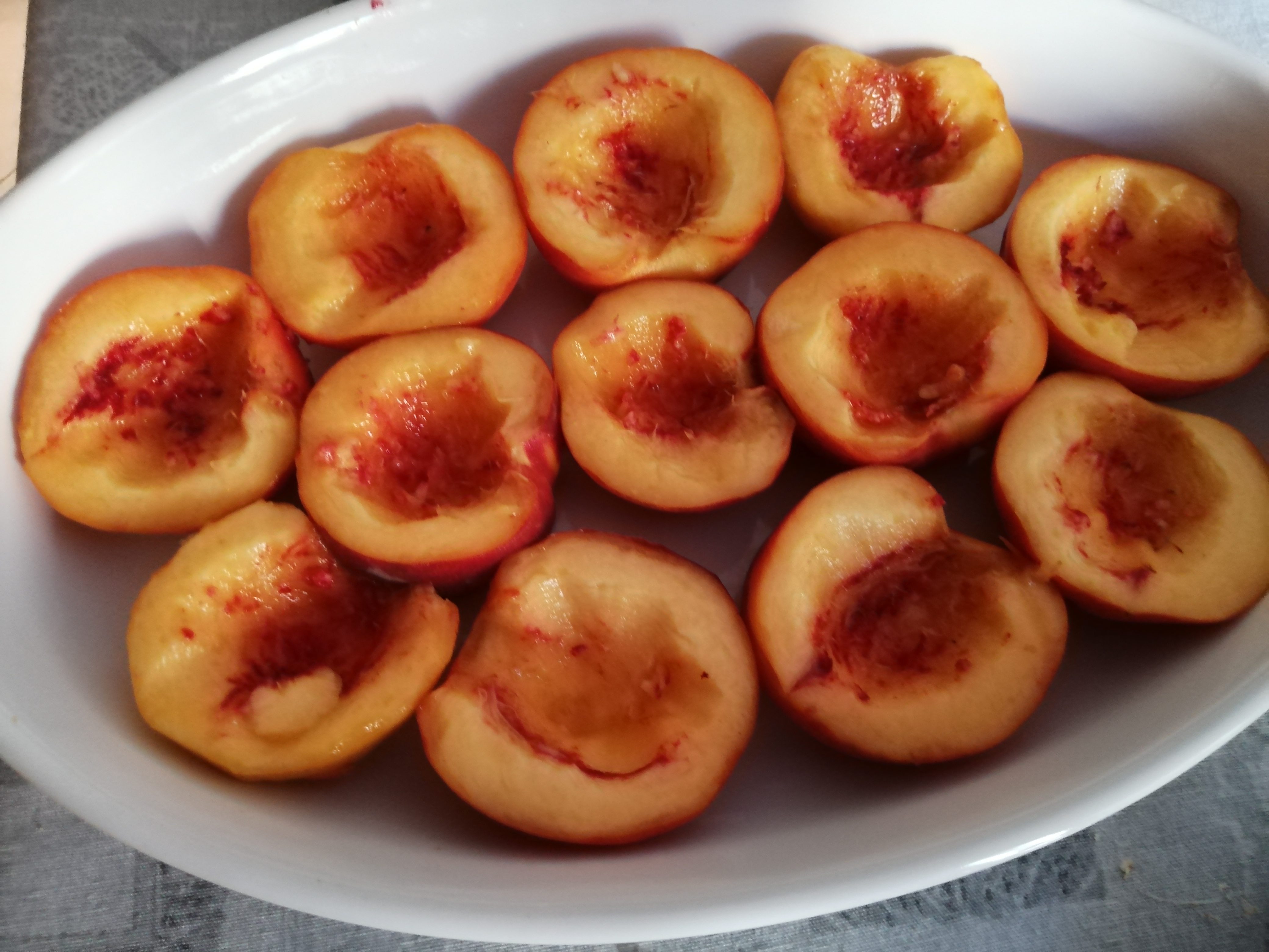 Pesche ripiene al forno cioccolato e amaretti - pierincucinaperpassione