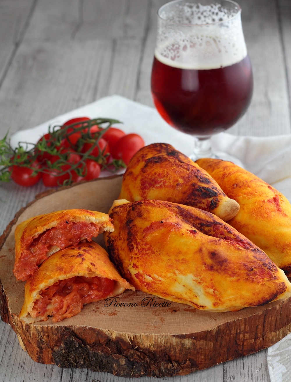 Panzerotti al forno - filanti ed irresistibili - Piovono Ricette