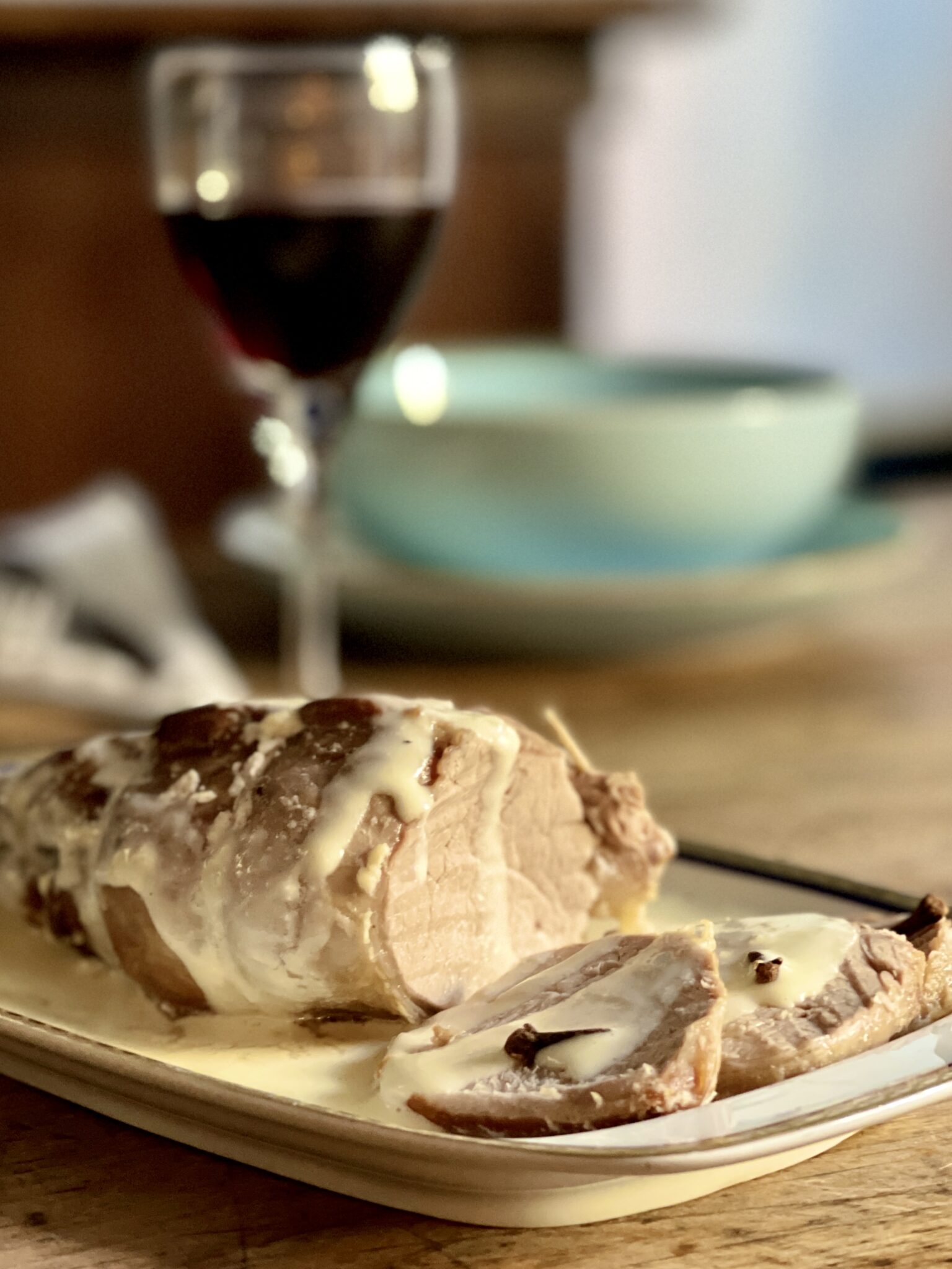 Il filetto di maiale al latte è una ricetta pesarese molto gustosa e ...