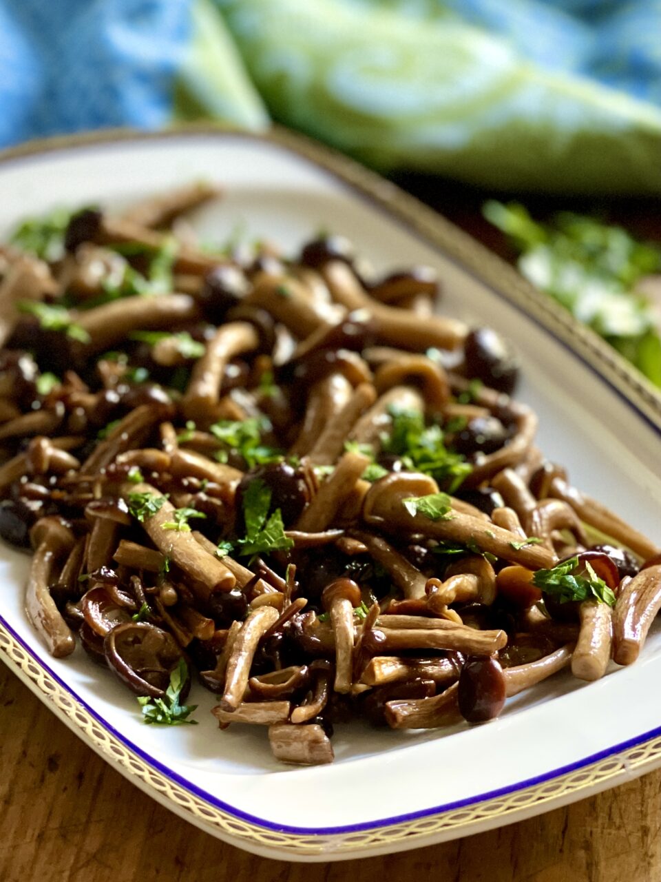 I funghi pioppini in padella sono un piatto molto saporito e veloce.