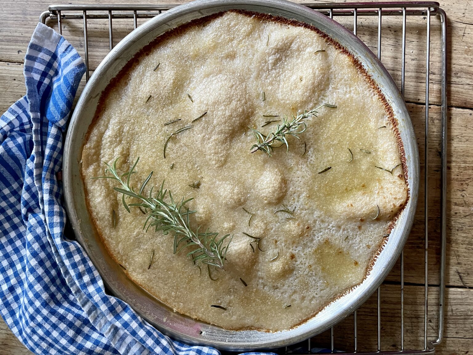 La farinata bianca è una ricetta ligure tipica della città di Savona