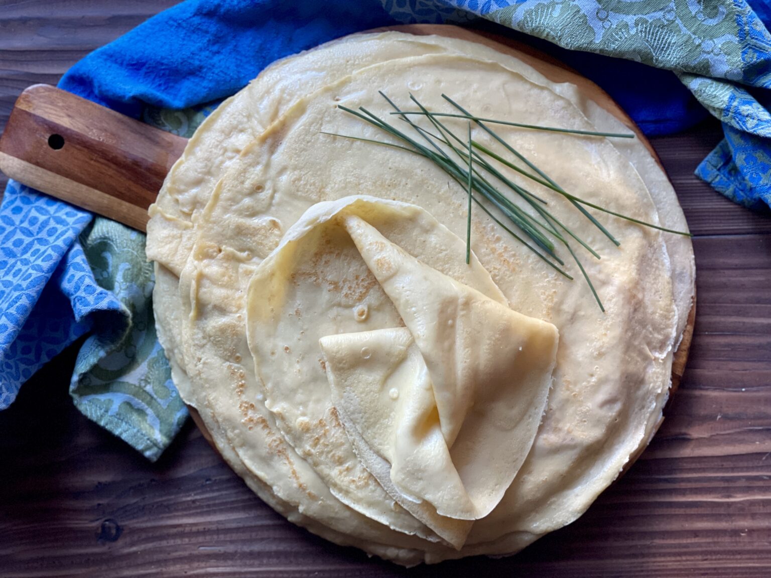 Oggi vediamo la ricetta base e i trucchi per preparare le crespelle