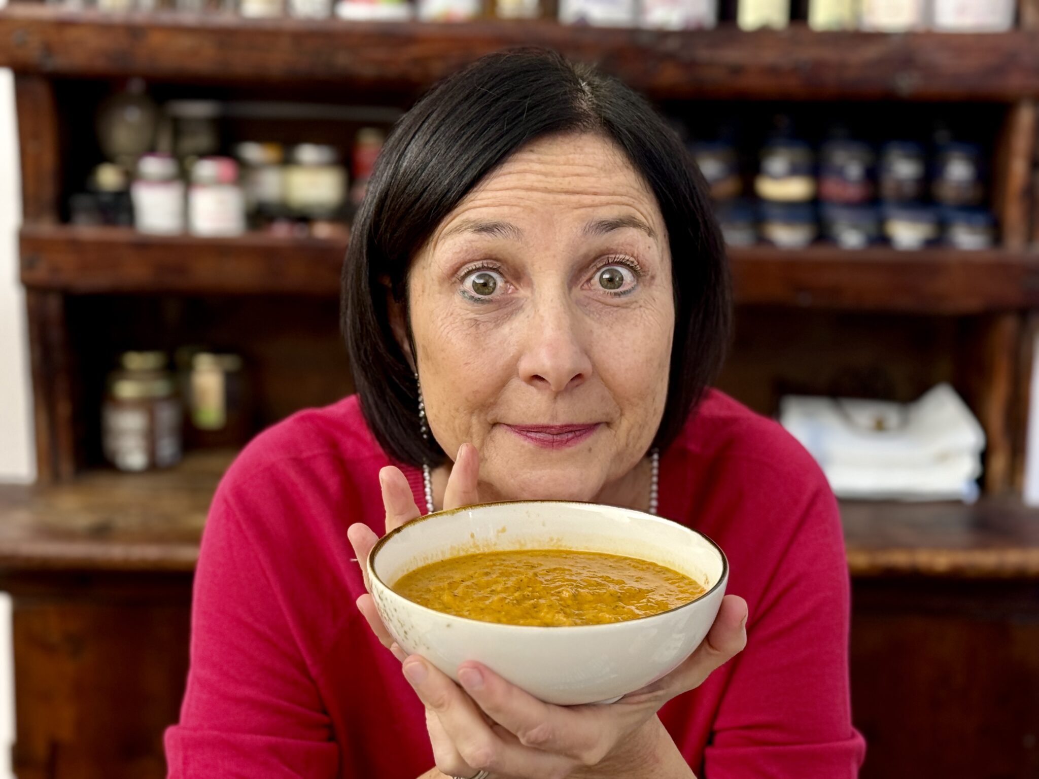 Il bagnetto rosso piemontese è noto anche come bagnet ross.