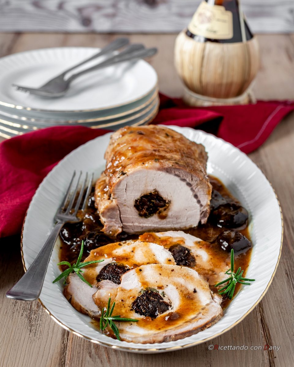 Arista di maiale alle prugne, ricetta per un arrosto tenero e sugoso
