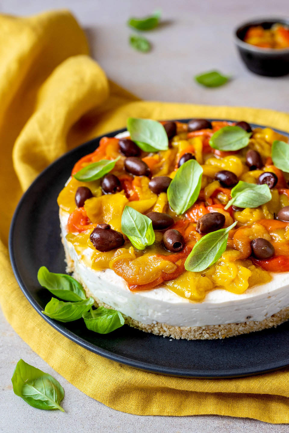 Cheesecake salata ai peperoni, ricetta sfiziosa