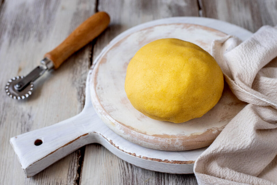 Pasta frolla con soli tuorli, ricetta per biscotti e crostate