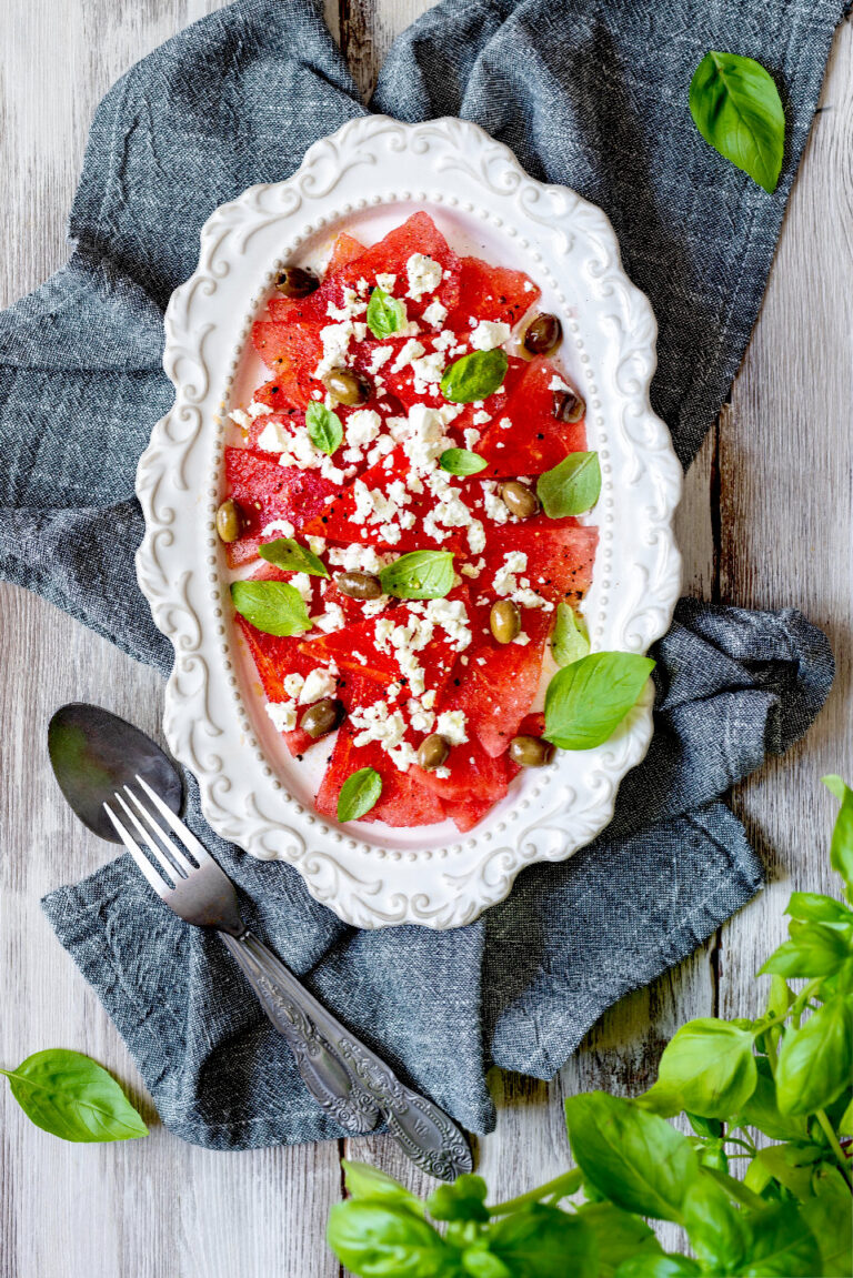 Carpaccio di anguria alla feta, ricetta estiva senza cottura