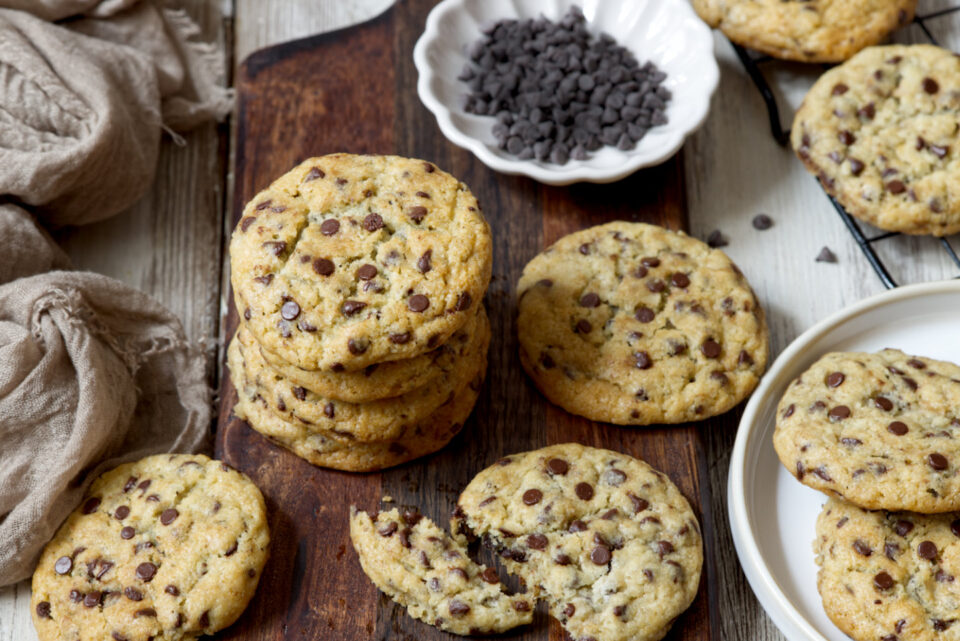 Cookies senza uova con gocce di cioccolato, ricetta golosa