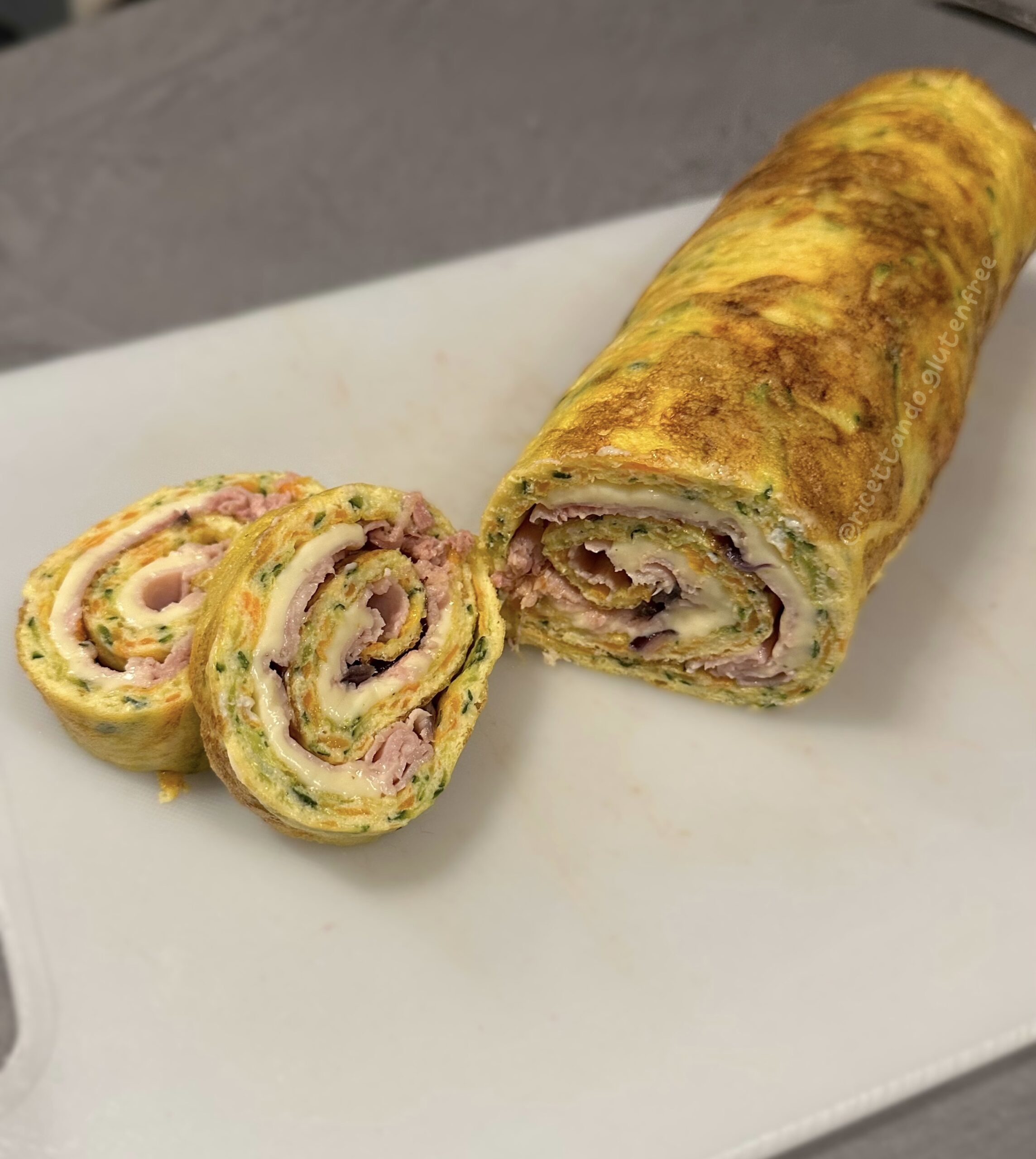 Rotolo di frittata alle verdure ripieno - Blog di ricettandoglutenfree