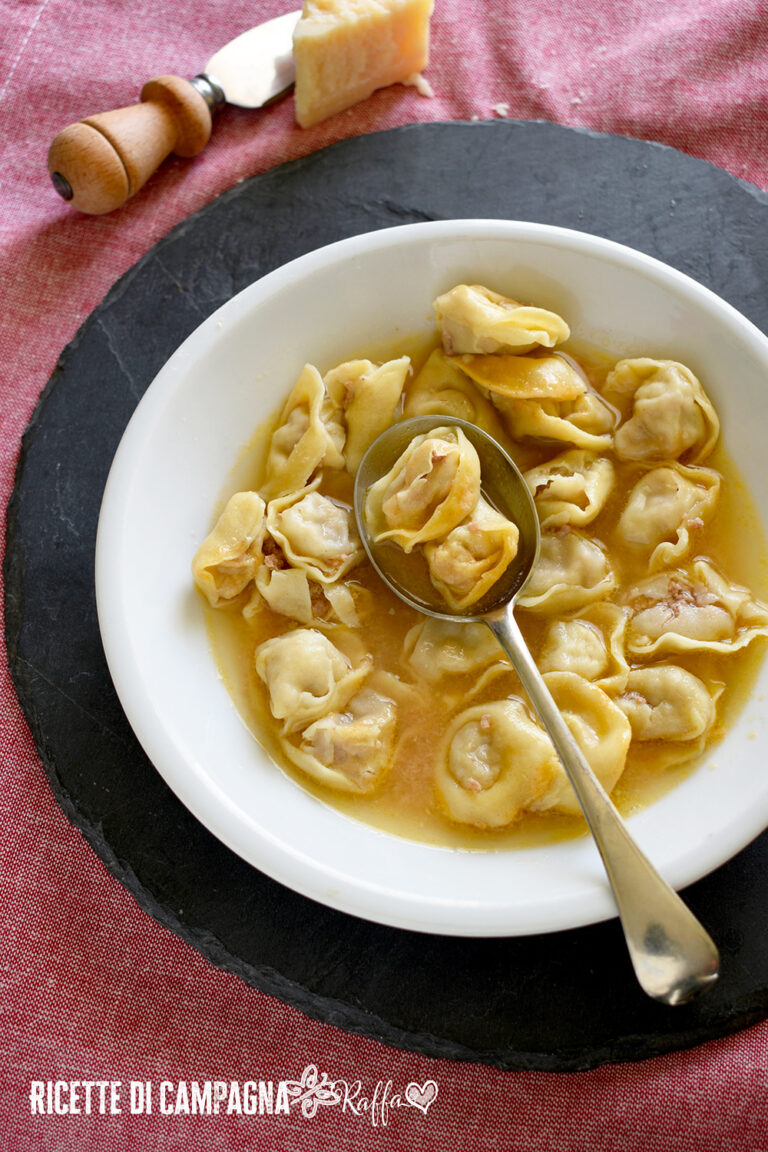 Cappelletti di casa mia - ricetta passo passo | Ricette di campagna