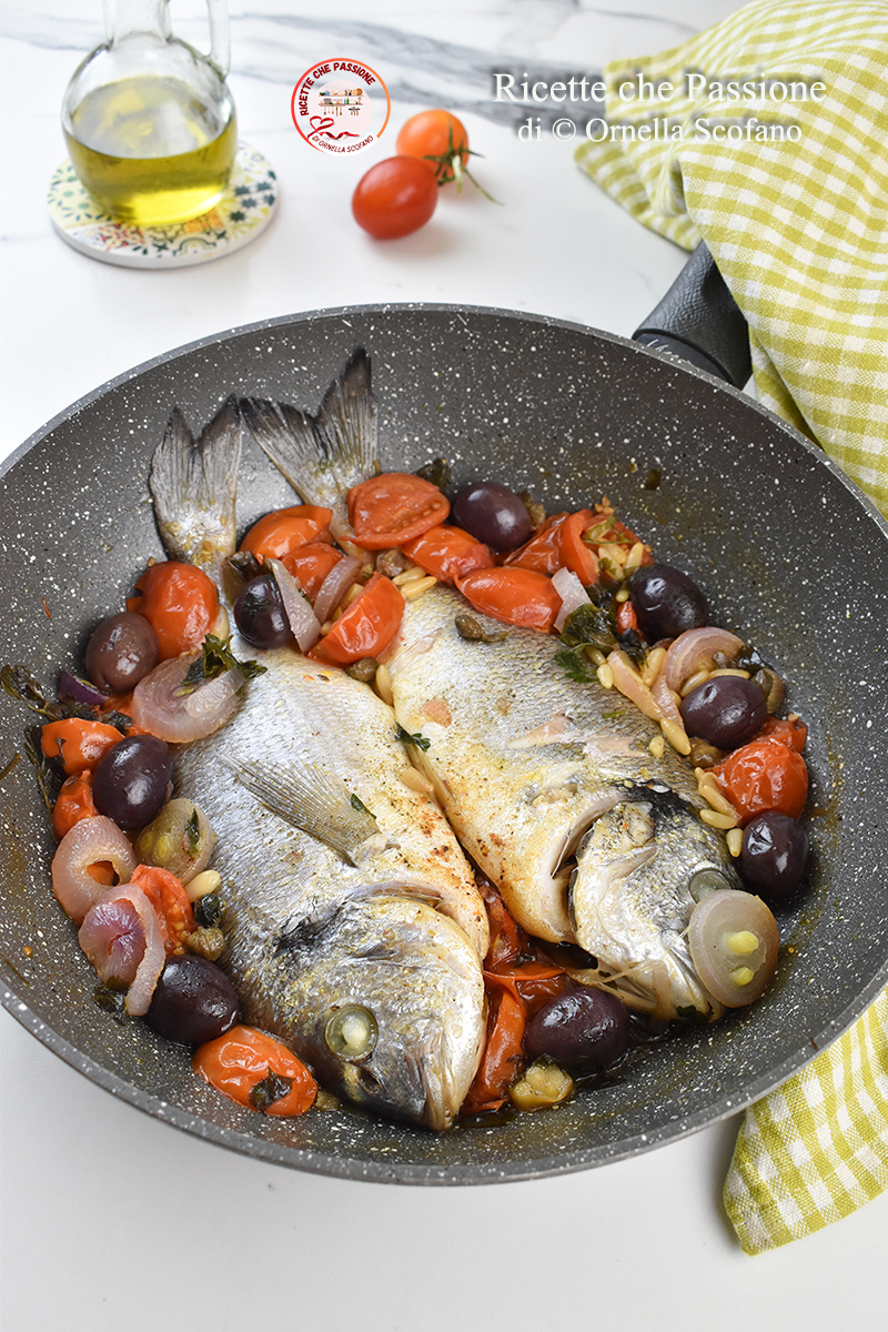 Orata in padella alla mediterranea - Ricette che Passione di Ornella ...