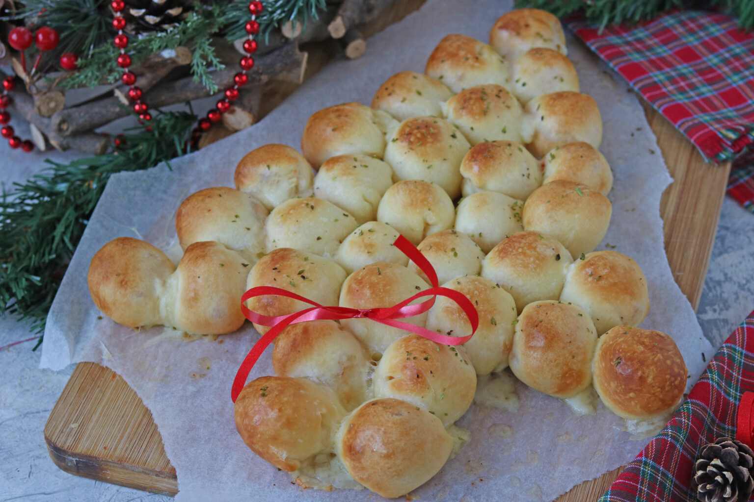 albero di natale da mangiare con pasta pizza pronta