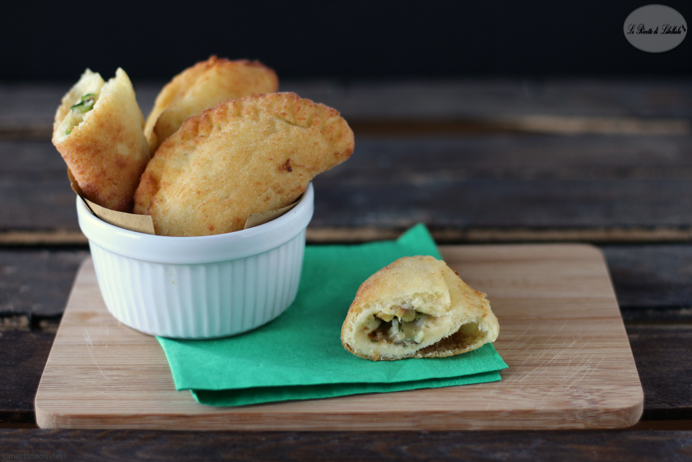 Panzerotti di patate con zucchine e formaggio
